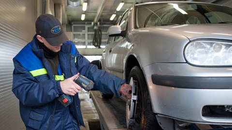 5 svarbiausios procedūros, atliekamos automobilio techninės priežiūros ...