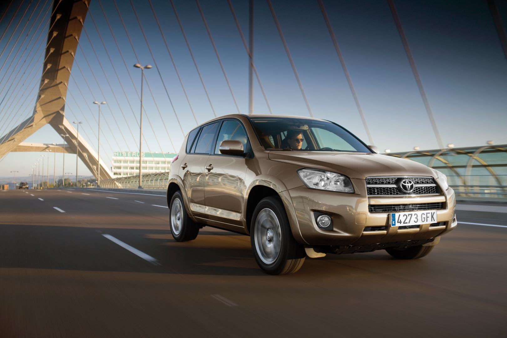 „Toyota RAV4“ parduota daugiau nei 10 milijonų - Autobild.lt | Autobild.lt